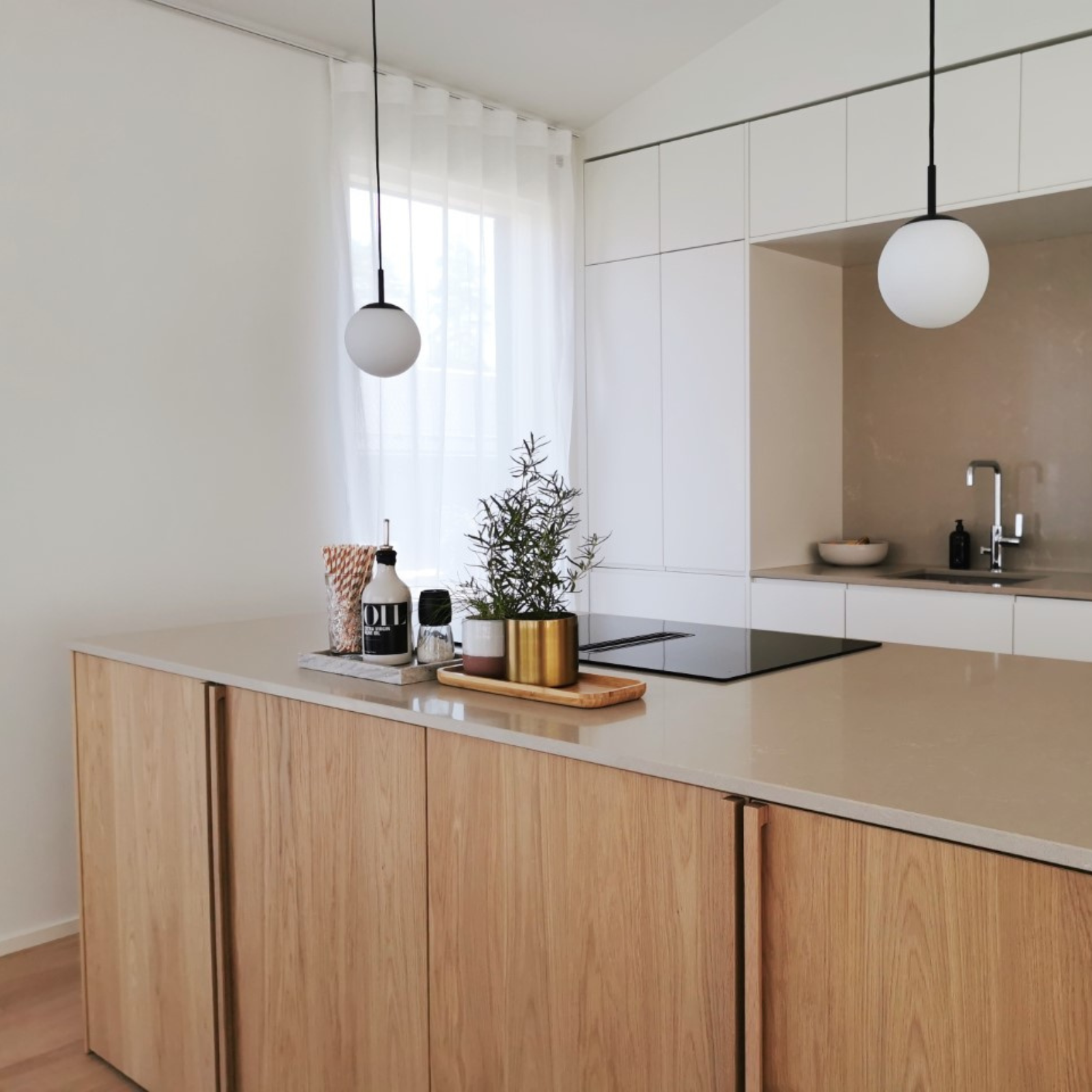 Breeze Ashen Light 20mm | Bänkskiva komposit | kitchens.se