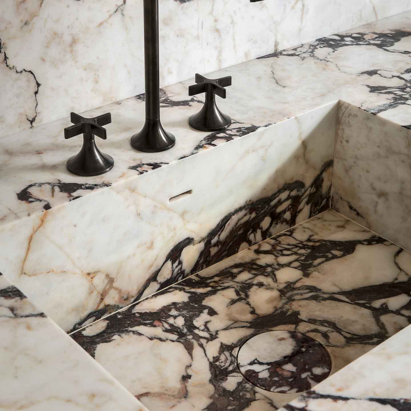 Calacatta Viola 20mm | Bänkskiva marmor | kitchens.se